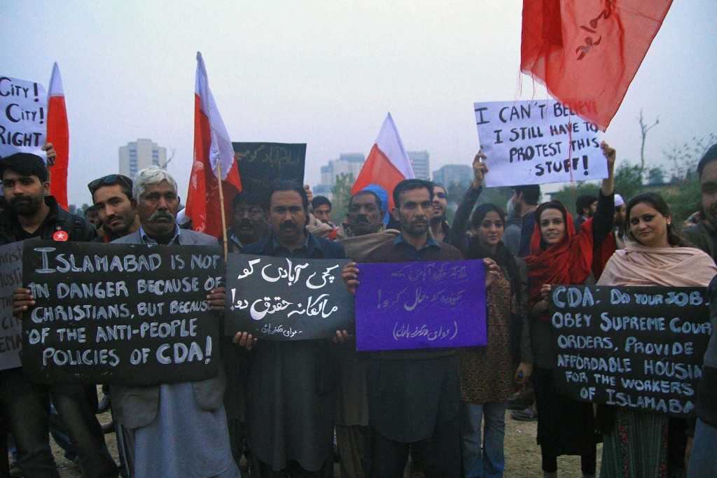 Christian Slum Dwellers Fight Eviction in Pakistan | Christian News Network